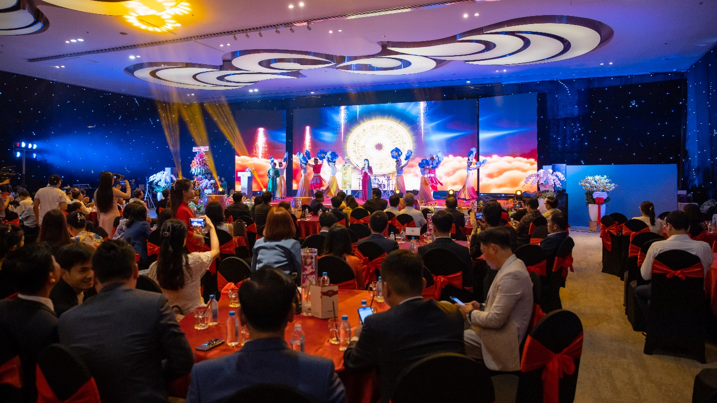 Trường Đại học Ngân hàng TP. Hồ Chí Minh (HUB) ký kết thỏa thuận hợp ...